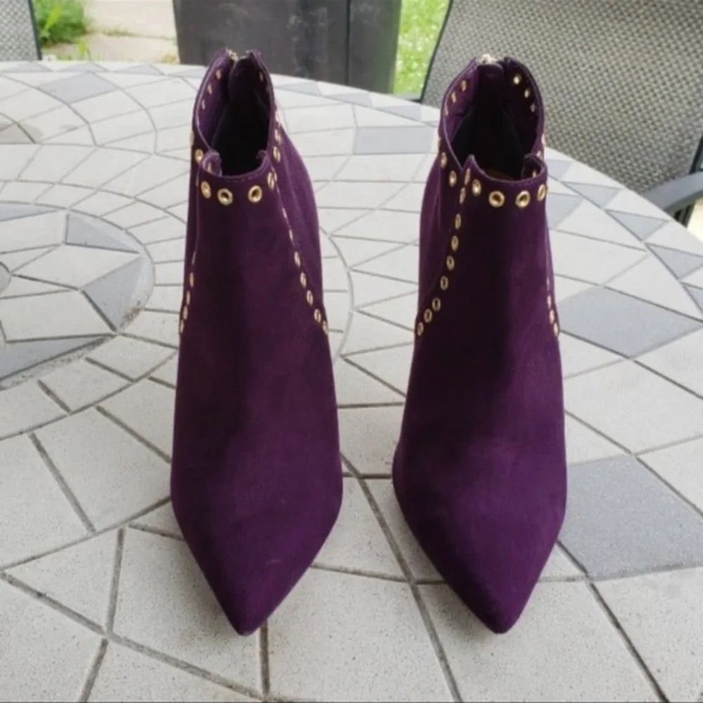 Izabella Rue | Shoes | Euc Royal Purple Izabella Rue Jorden Plum ...